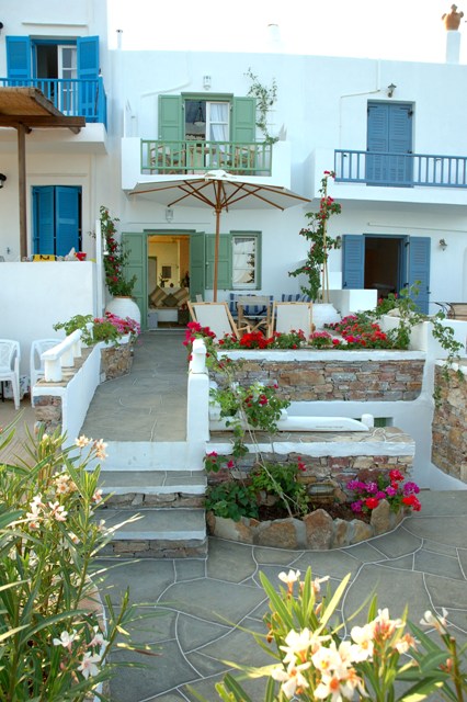 Villas in Greece: Glaros House in Sifnos